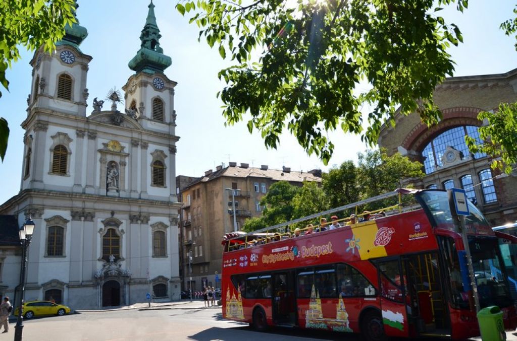 Batthyány Square - Hop on Hop off Budapest